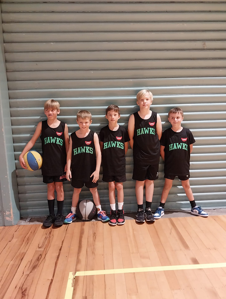 Silverdale Hawks U10 Basketball Team | Sweet Moments Group